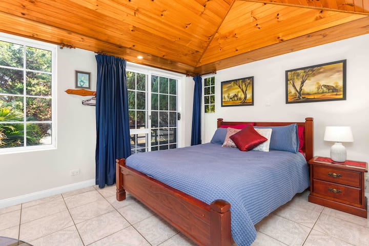 A Cozy Room 3 Minutes Walk To Callala Bay Beach. - ジェービス湾