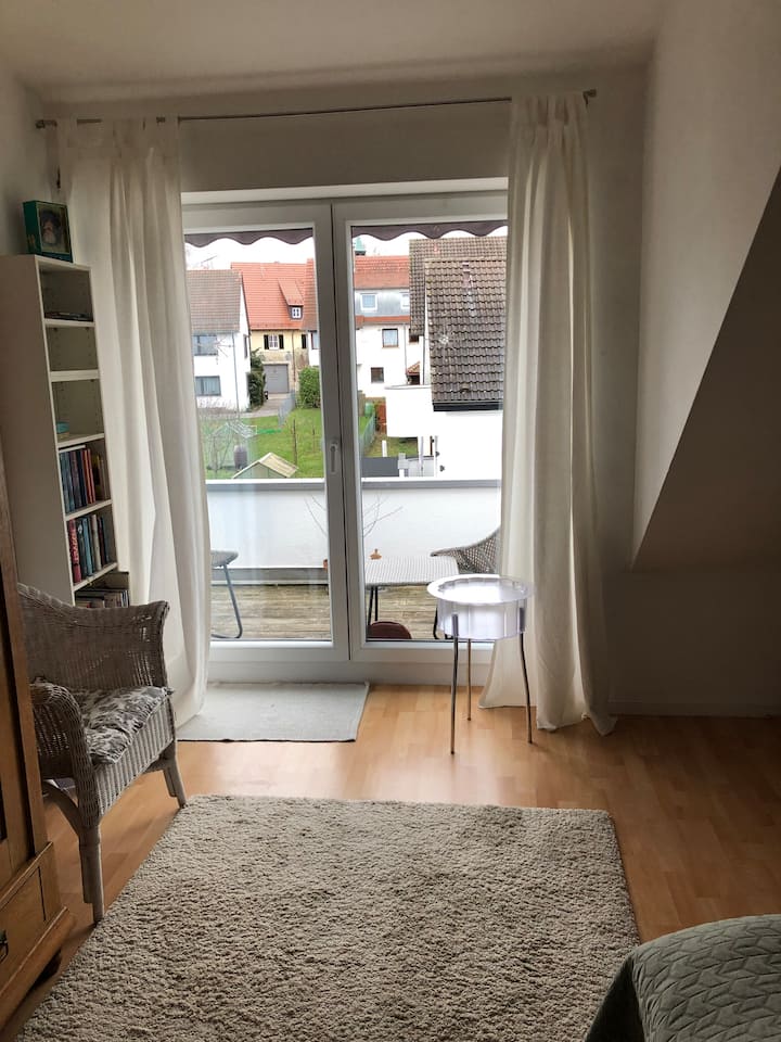 Schönes Ruhiges Zimmer Mit Eigenem Bad Und Balkon - Esslingen am Neckar