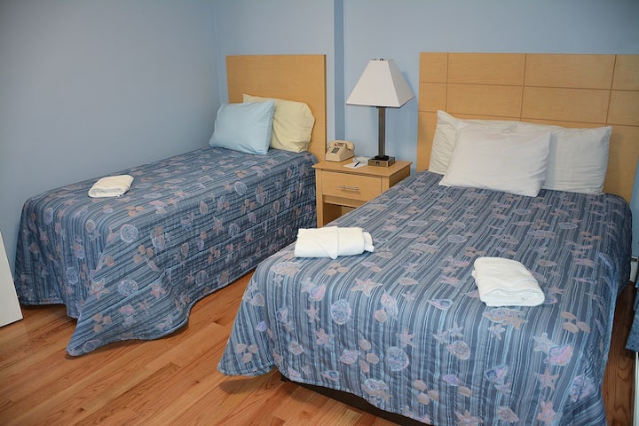 Deluxe 2 Bedroom Full Kitchen Second Floor #9 - Old Orchard Beach, ME
