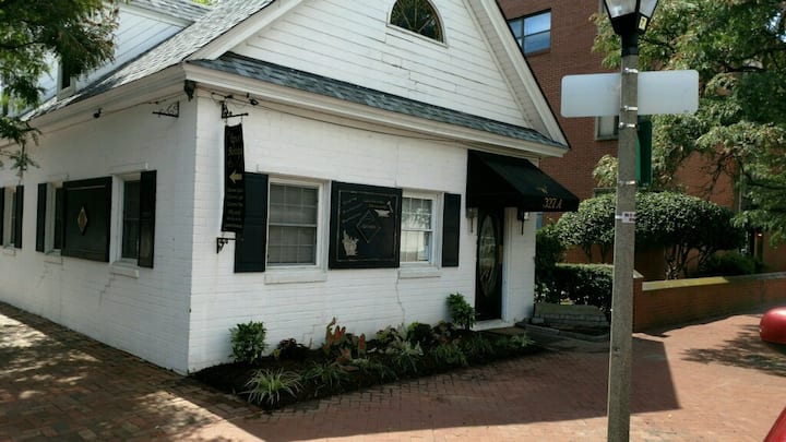Downtown Corner Of W. Bute & Dunmore Streets - Norfolk, VA