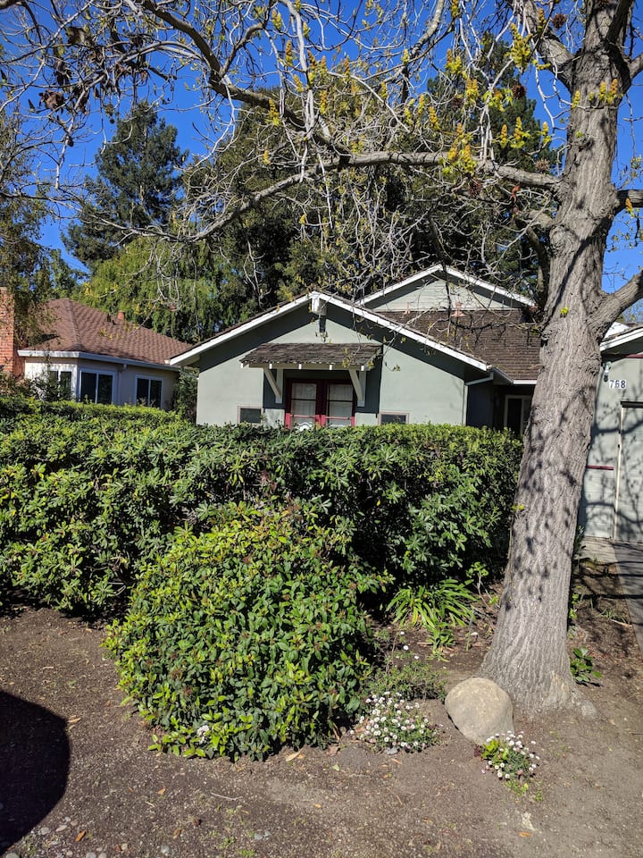 Beautiful Garden Home In Palo Alto - Palo Alto, CA