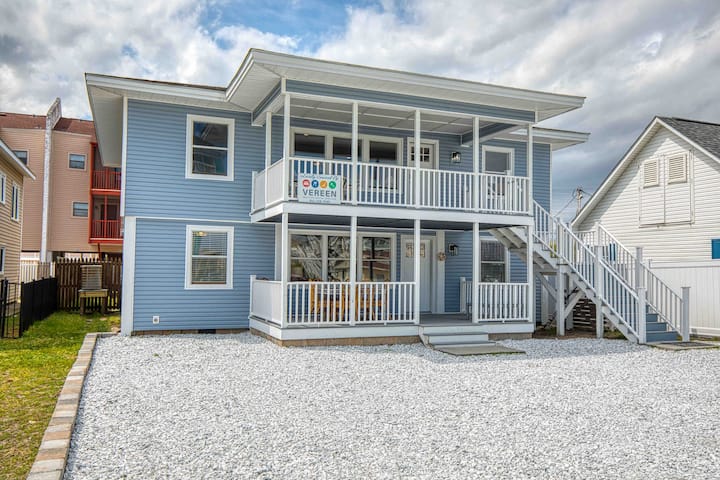 “Seas The Day” 2nd Row Remodeled 8 Bedroom Hot Tub - North Myrtle Beach, SC