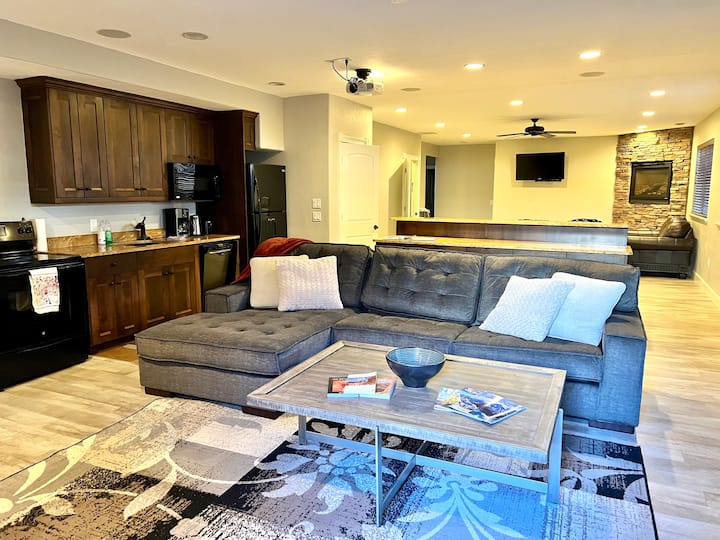 A Charming Gathering Retreat-south Jordan Ut - South Jordan, UT