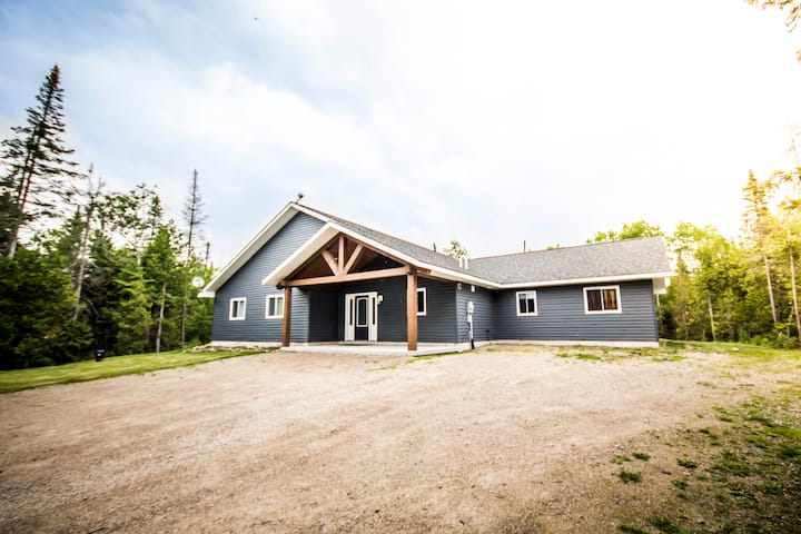 Serene Cottage - Lions Head - Bruce Peninsula