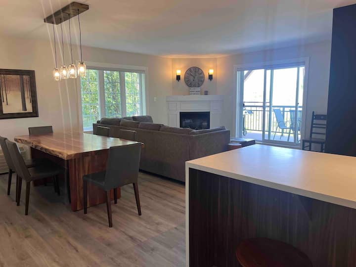 Condo Mont Tremblant - 3 Bedroom (Sleeps 9) - Mont-Tremblant