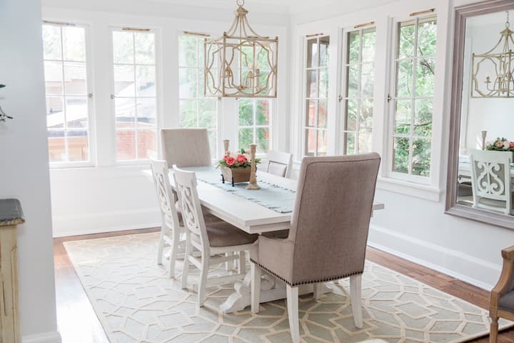 The Penthouse At Hampton Court - Lexington, KY