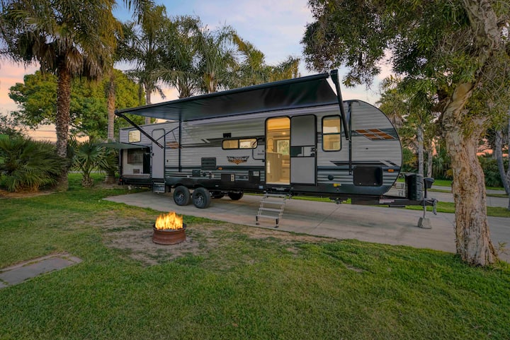 Travel Trailer Ww 21 (Outdoor Griddle & Fridge) - Ventura, CA