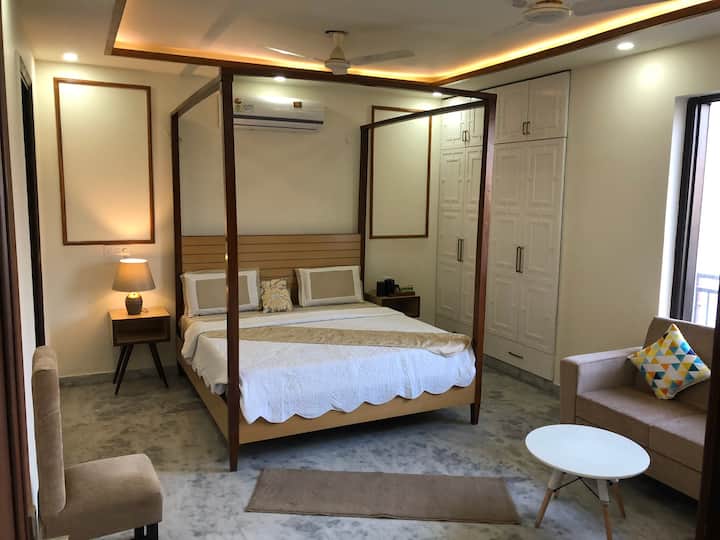 Bo-teak Private Floor - Dwarka - Delhi