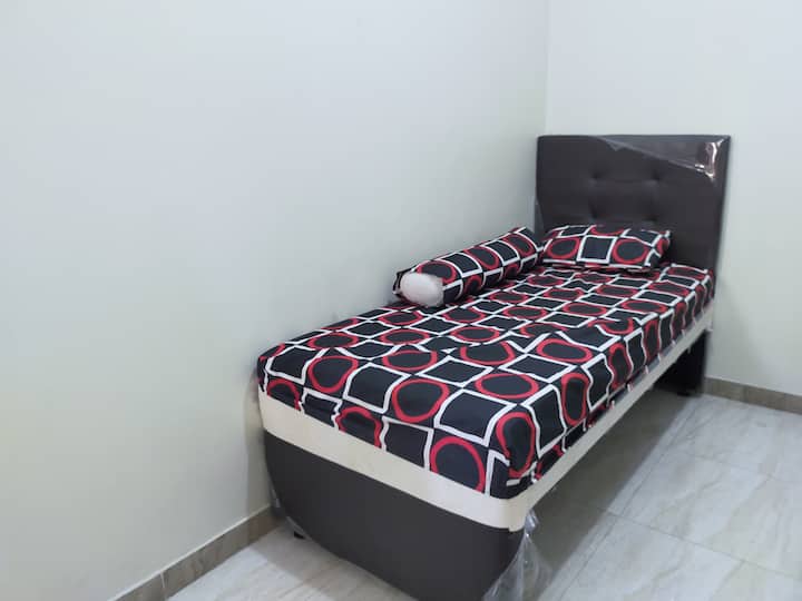 Rumah Cantik Kost Putri Di Kp Rambutan - Jakarta