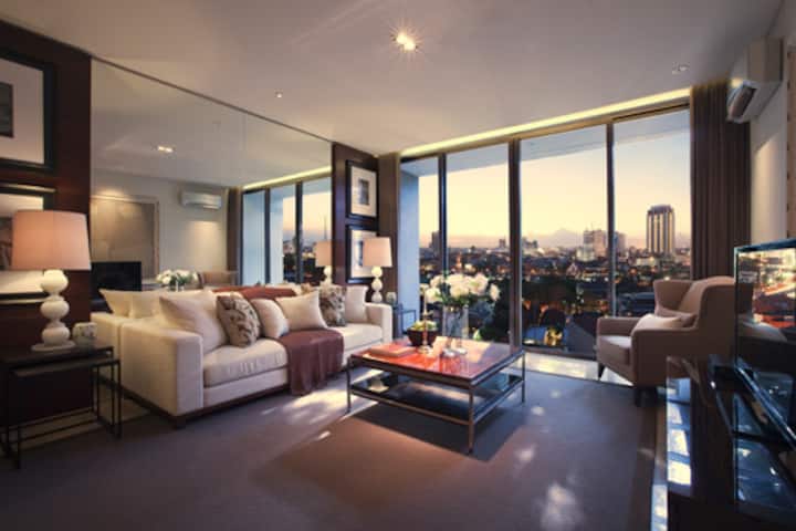 Luxurious 2 Bedroom Apartment In Downtown Surabaya - Surabaya