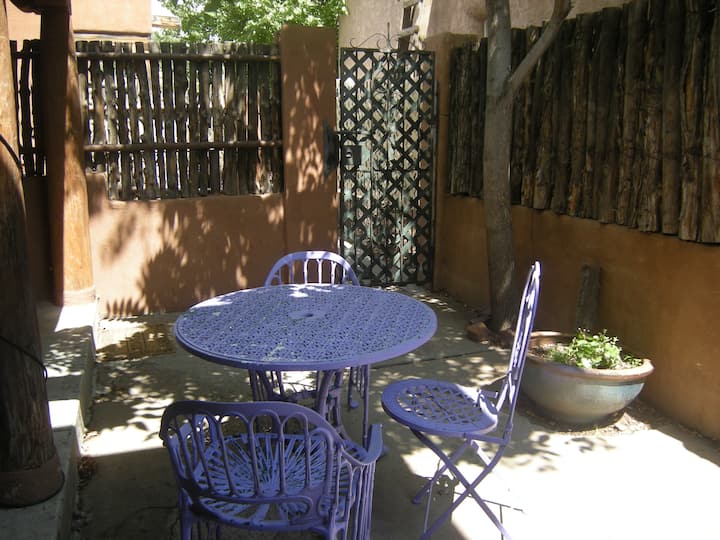 Casas De Guadalupe - Comfy & Cozy, Casita J - Santa Fe, NM