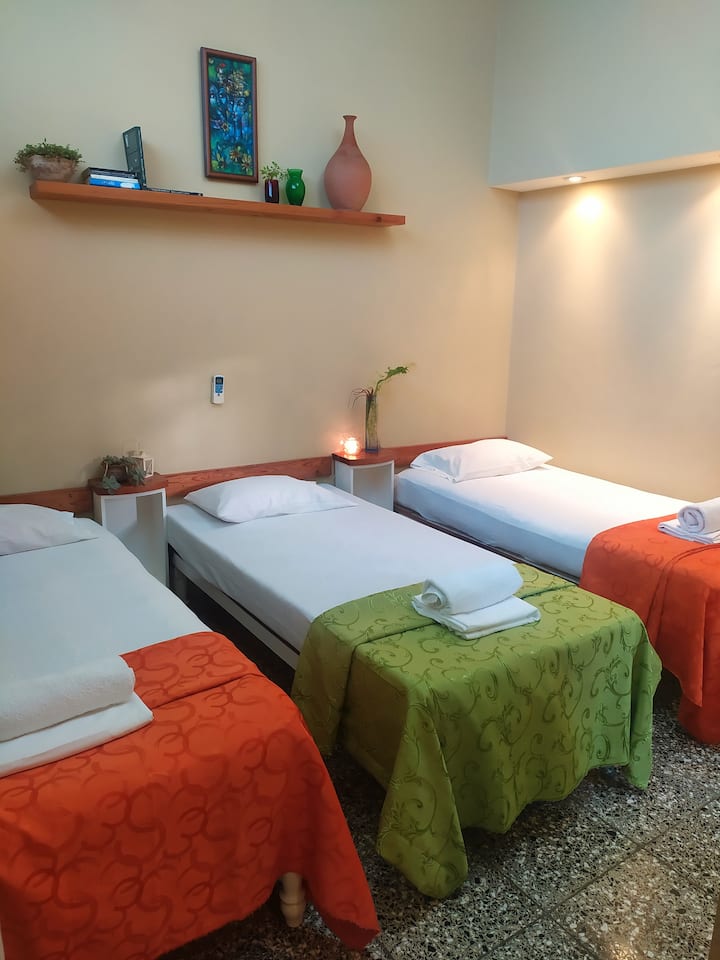 Habitaciòn (2)  Dos Camas En Una "Hostal Sueños" - Cuba