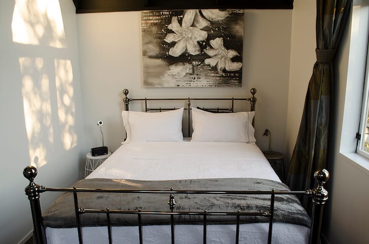 Springhill Garden Apartment 'B' Luxury And Bliss - Porirua