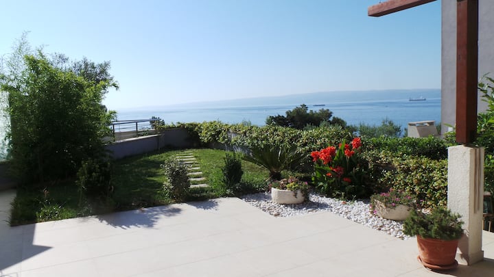 Elegant Sea View Beach Front Apartment With Garden - Split