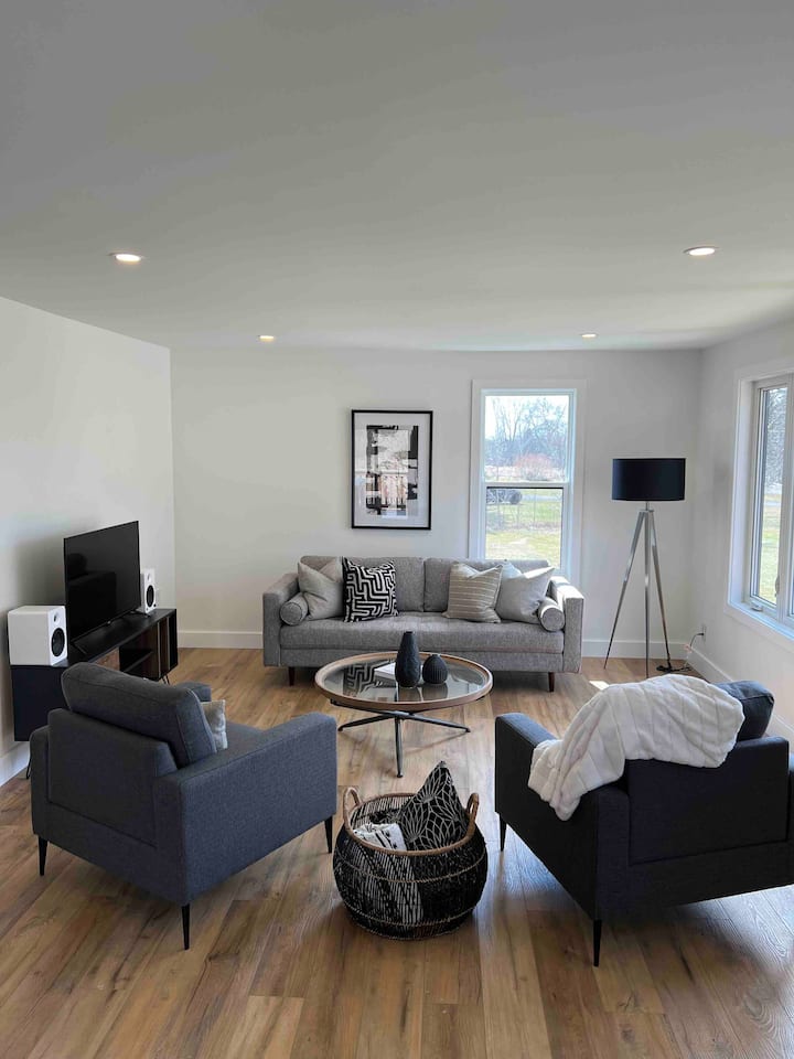 1000 Islands Getaway + Water Access - Kingston