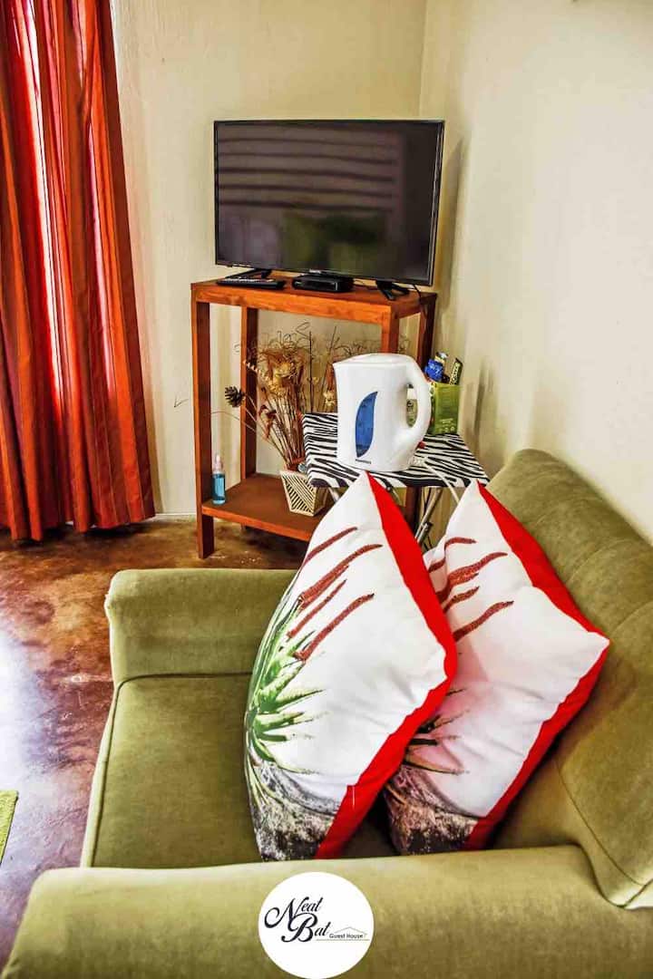 Neatbat Guesthouse - Bronkhorstspruit