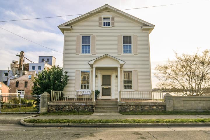Downtown Historic Waterfront 3br Home - 華盛頓