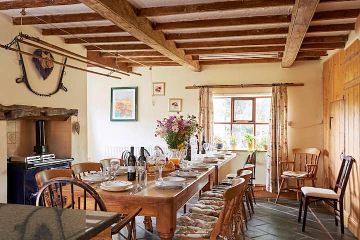 Alpaca Farm House Hen And Stags Welcome - Yorkshire