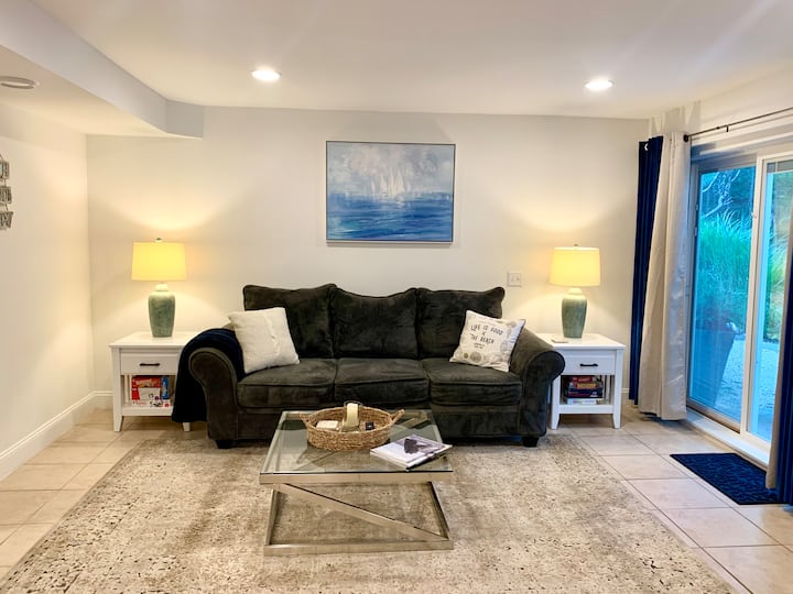 Hamptons Apt - Pet Friendly! - Hampton Bays, NY