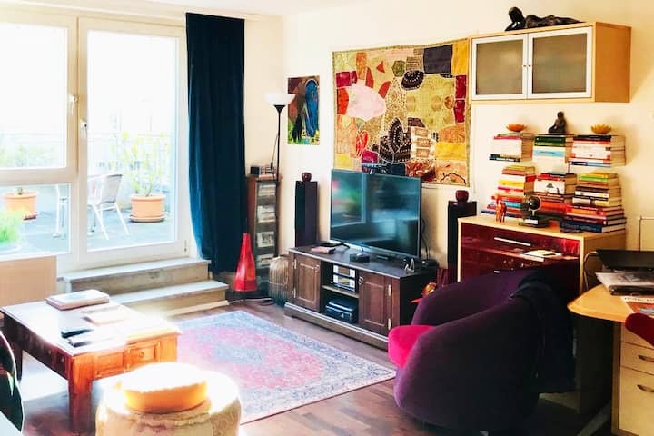 Hübsche Wohnung Mit Riesiger Sonniger Terrasse - Keulen