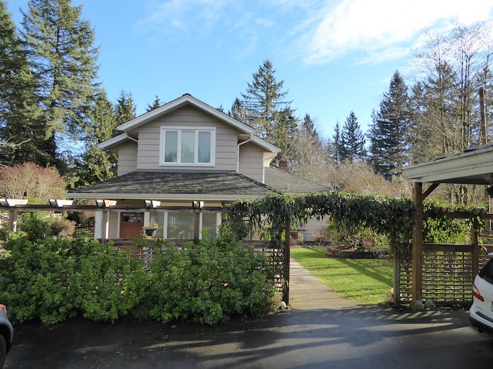 Retreat By The Mountains And Sea - North Vancouver