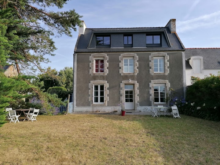 Grande Maison Traditionnelle Avec Jardin - Loctudy