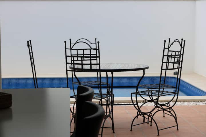 Central Pool House For Family & Friend Groups - Tavira