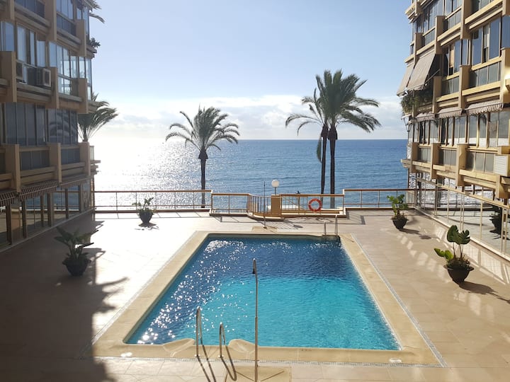 Unbeatable Location. Beach Front Line. - Marbella
