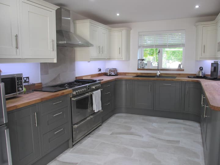 Spacious Twin Or Super King Room In Torquay Villa - Torquay