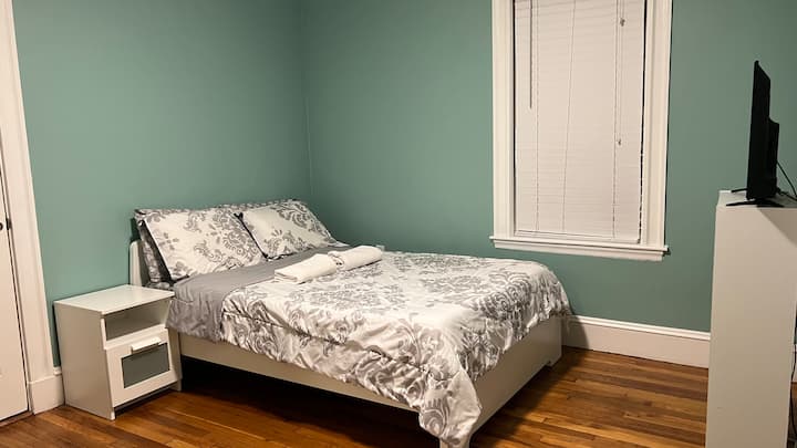 (C) Cozy Room Near Harvard, Mit, Bu - Cambridge, MA
