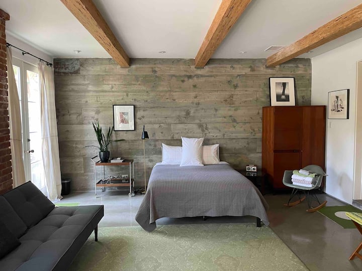 Silver Lake Pied-a-terre / Private Guest Suite - Los Angeles, CA