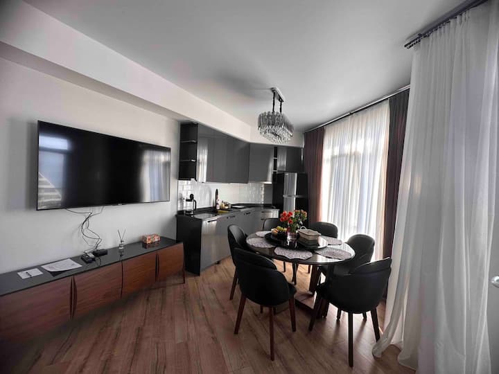 Prestigio Apart With 3 Bedrooms - Batumi