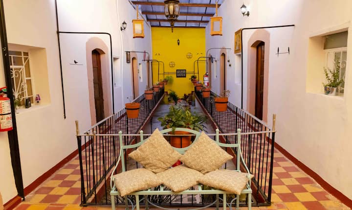 Casa Con Excelente Ubicación En Centro Histórico - Zacatecas