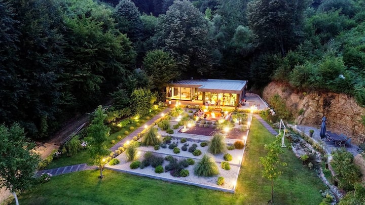 Unique & Fascinating Villa With Magnificent Garden - Beykoz