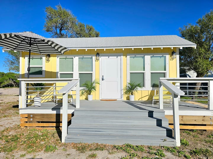 C'mon Get Happy Yellow Cottage - Rockport, TX