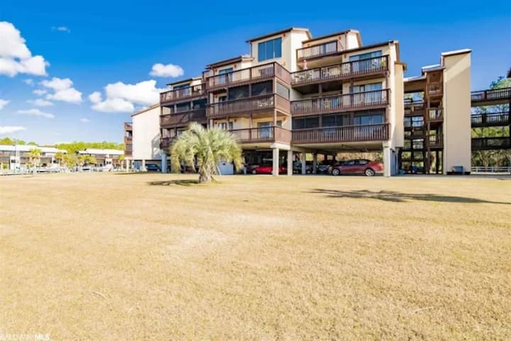 Lovely 2 Bedroom 2 Bath Condo With Views Of The Bay And Intercoastal Waterway.  Monthly Rental - Alabama