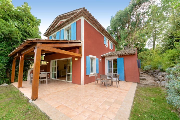 Maison Dans Résidence De Standing Avec Piscine - Cogolin