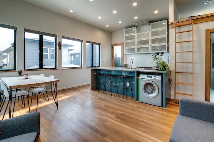 Unique Modern Loft Near Downtown - Fort Collins, CO