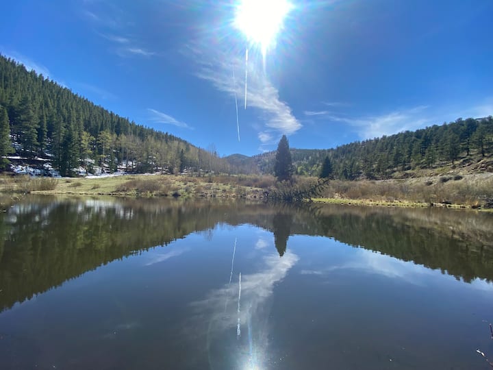 Moose Jaw Cabin~waterfront:fishing, Hiking, Biking - Idaho Springs, CO