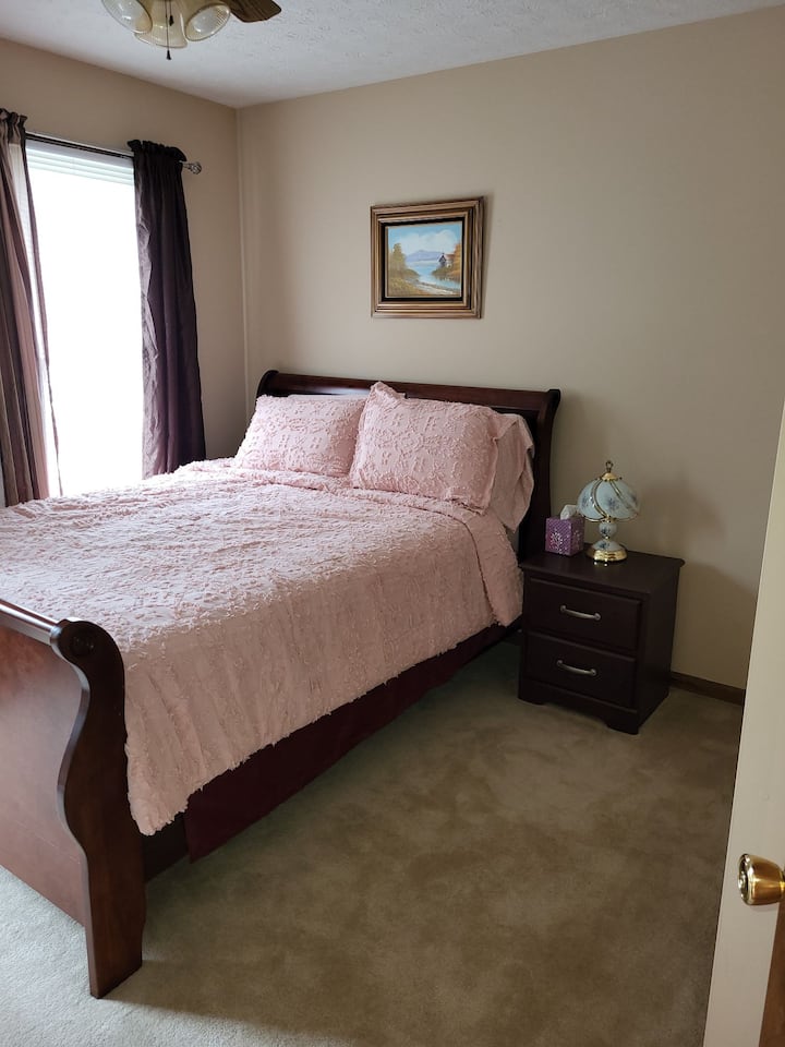 Sunset Room - Parma, OH