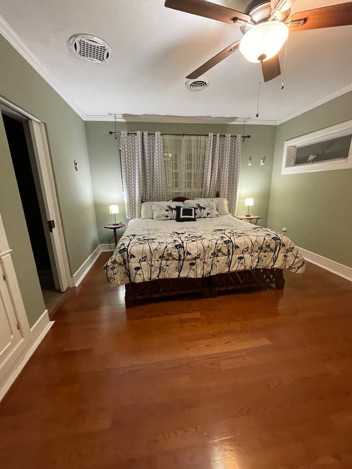 Clean, Private Full Apt. Ideal/nurses. “Splashing” - Albany, GA