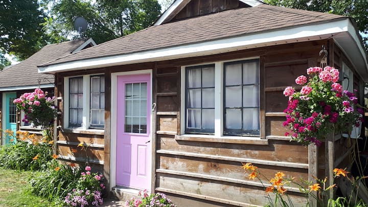 Cozy Cabin #2, 1 Block To Beach - Port Franks