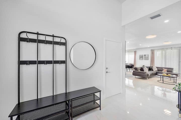 Stylist House 2bed - Cutler Bay, FL
