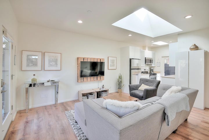 Sunny Cottage + Hot Tub Near Ucsc - Santa Cruz, CA