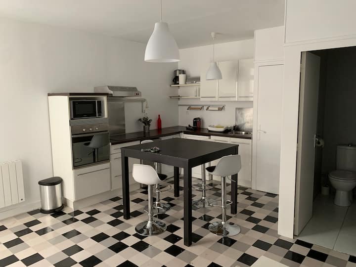 Appt Rdc Hyper Centre A 2 Pas Du Marche - La Rochelle