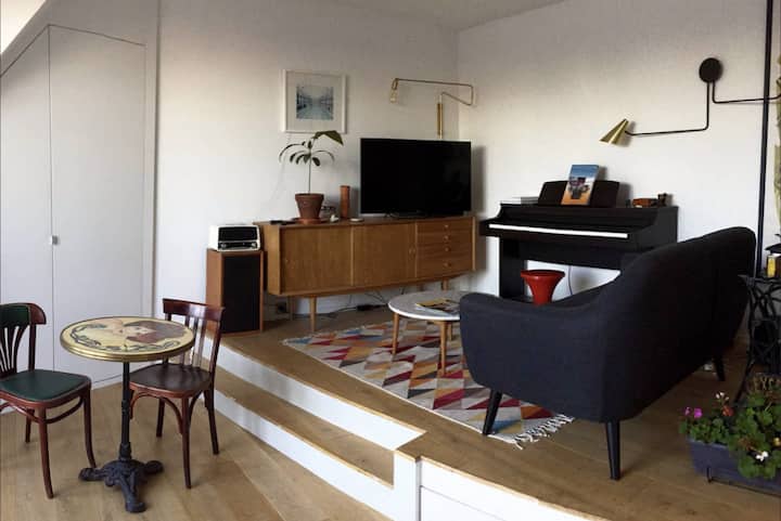 Charmant Pied A Terre Avec Terrasse A Montmartre. - Porte d'Orléans