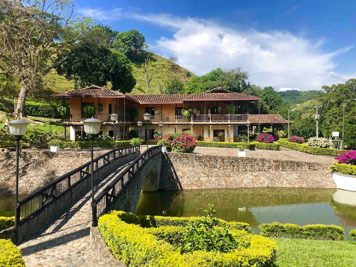 *Stunning & Uniquetraditional Villa At Coffe Area* - La Virginia