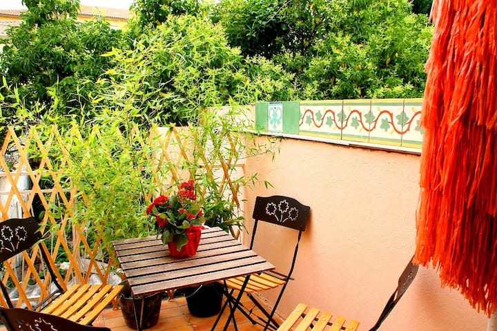Un Pt'it Studio Sympa Avec Terrasse Ca Vous Dit ?? - Hyères