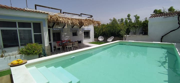 Casa Vas, Piscina Jacuzzi Garaje Barbacoa Privado. - San Fernando, España