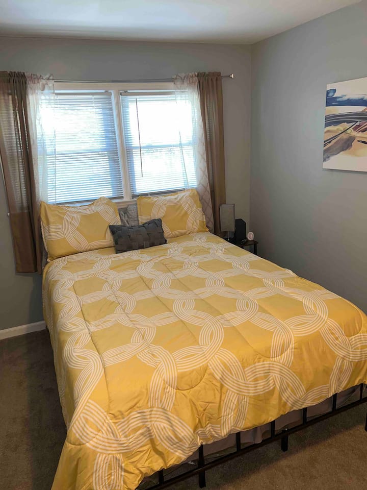 Cozy Newly Renovated  2-story Townhome - Fairburn, GA
